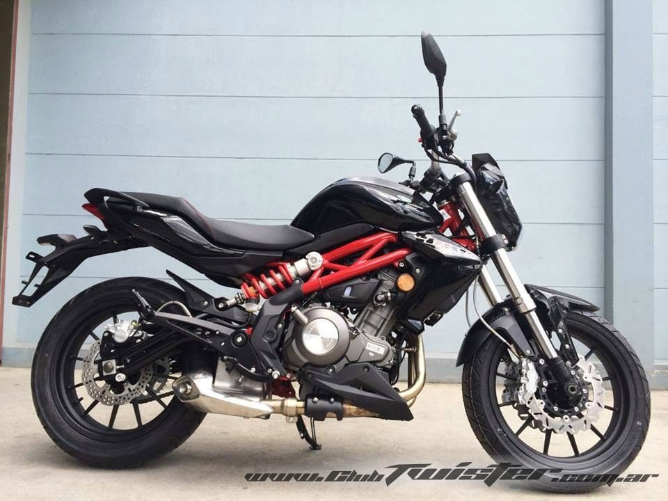 Benelli TNT 300 • Club Twister Argentina